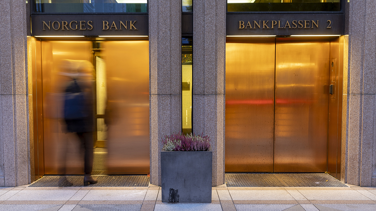 Norway's sovereign wealth fund tells proxy advisers to favor longer ...