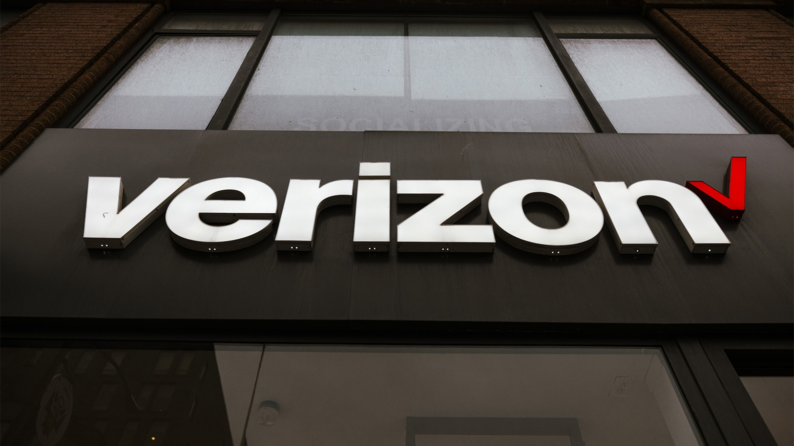 Verizon to transfer $5.9 billion in pension liabilities | Pensions ...