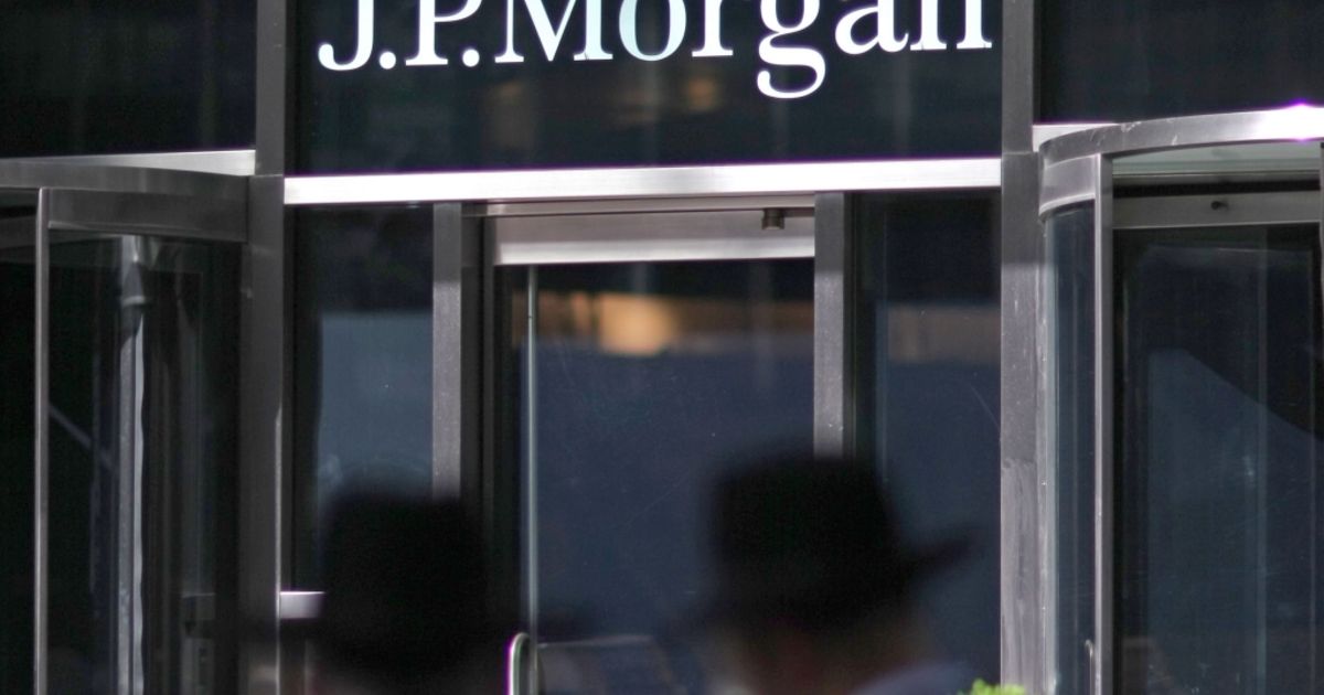 JPMAM assets down 4% in quarter, 2% for year | Pensions & Investments