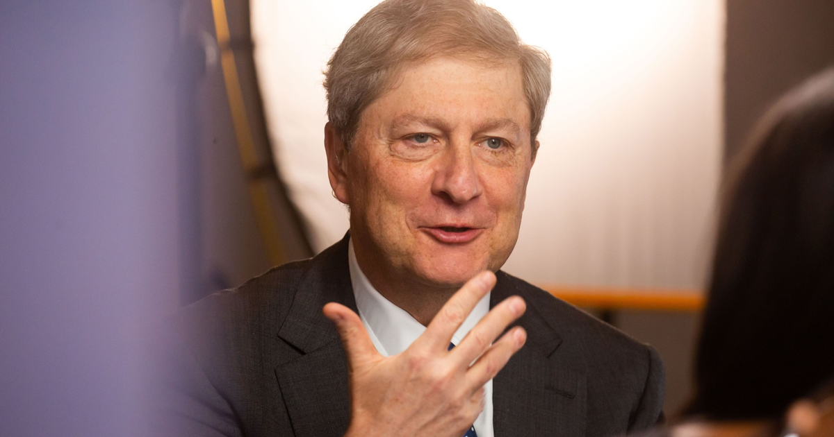 AllianceBernstein lays off staff as assets dip 17% | Pensions & Investments