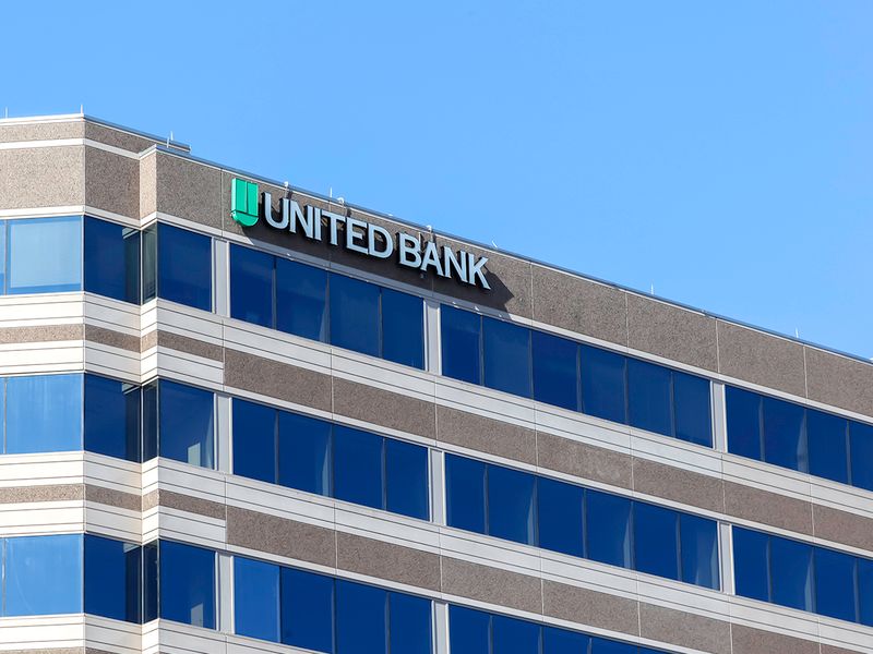 United Bankshares bucks freeze trend by boosting plan match